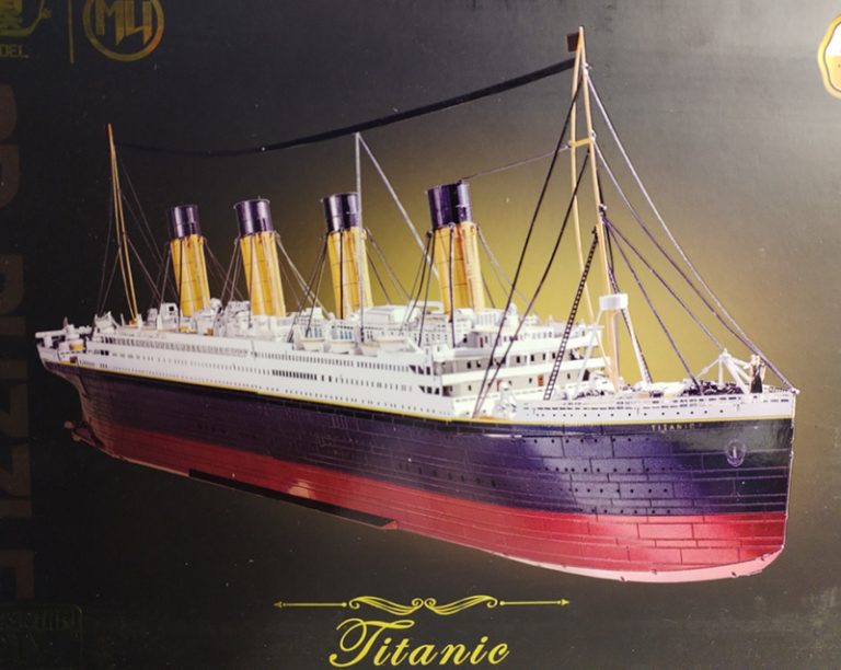 Titanic with Bracket - Metal Earth Onlineshop
